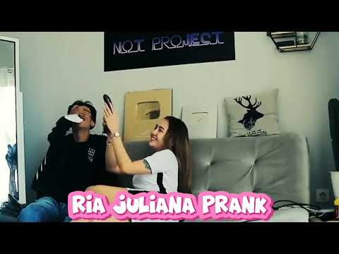Ria Juliana PRANK Taxi Online #3 ngeprank teman nya reza ehh malah baper ⁉️🤞🤞🤞