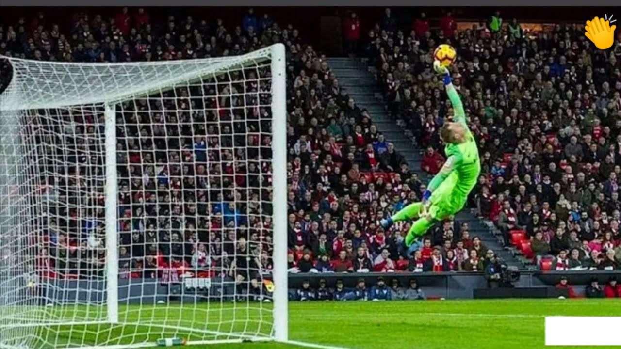 Legendary Goalkeeper Performances In Football - YouTube