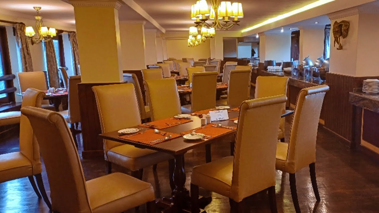 THE KENYAN TREETOPS HOTEL WHERE QUEEN ELIZABETH STAYED IN NYERI - YouTube
