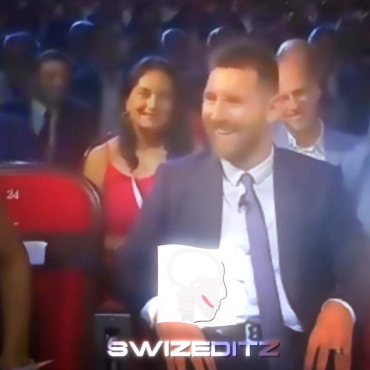 Ronaldo mogging messi #shorts #football #messi #ronaldo #ytshorts #fyp ...