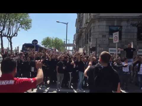 besiktas Taraftari  lyon Sokaklarini inletti