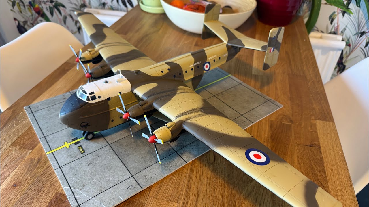 The C-17 of its day… the Flying Oil Slick… The Blackburn Beverley 1/72 ...