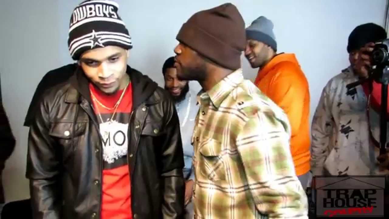 Kaboom Battles 3 Rappers at once at TraphouseCount - YouTube