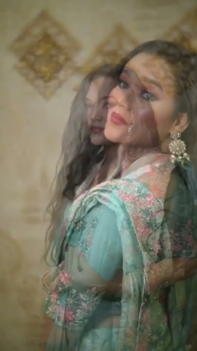 Shimmery, shiny, and sparkly are my three favourite colours MUA @poonam makeupstry #makeup - YouTube