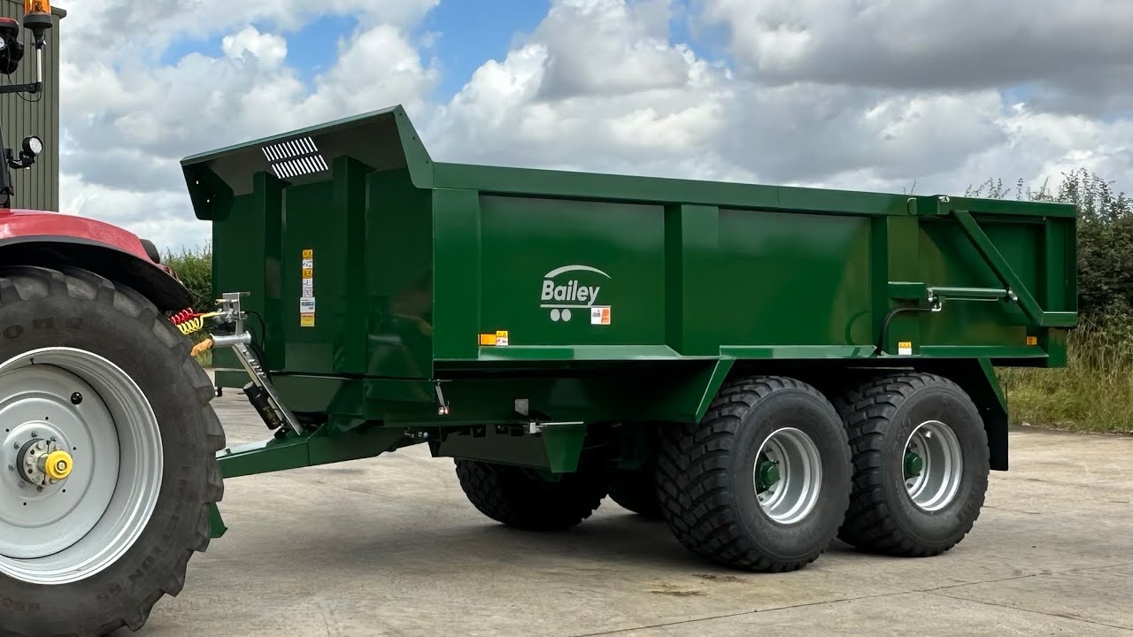 FARM UPDATE 162 NEW TRAILER ARRIVES, RAPE STORAGE STARTS, PREP GARDEN ...