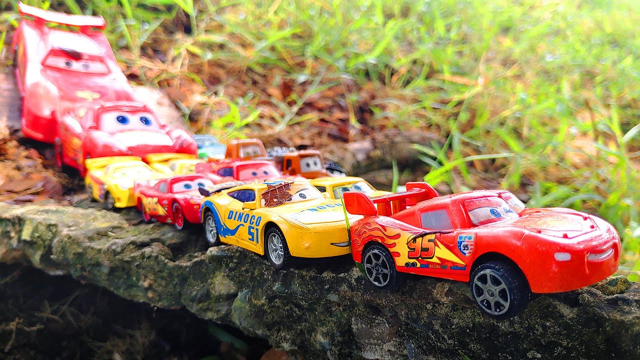 Looking For Lightning McQueen 3 Monster Truck, Doc Hudson, Mack Truck ...