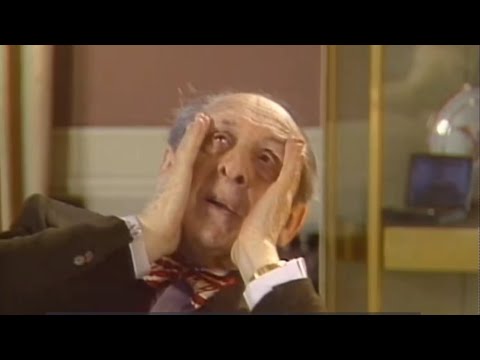 Horowitz talks about when he met Scriabin and his first attempt to meet Rachmaninoff