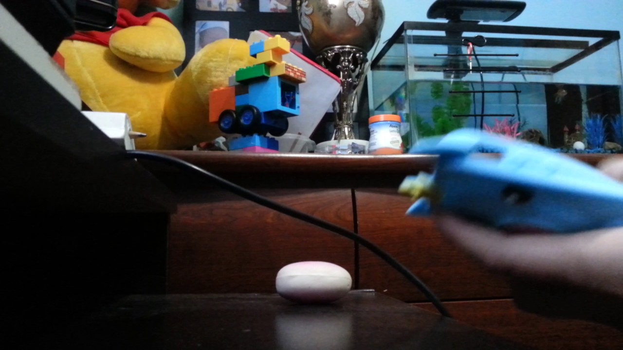 DIY how to put a squishy on your phone table can work too - YouTube