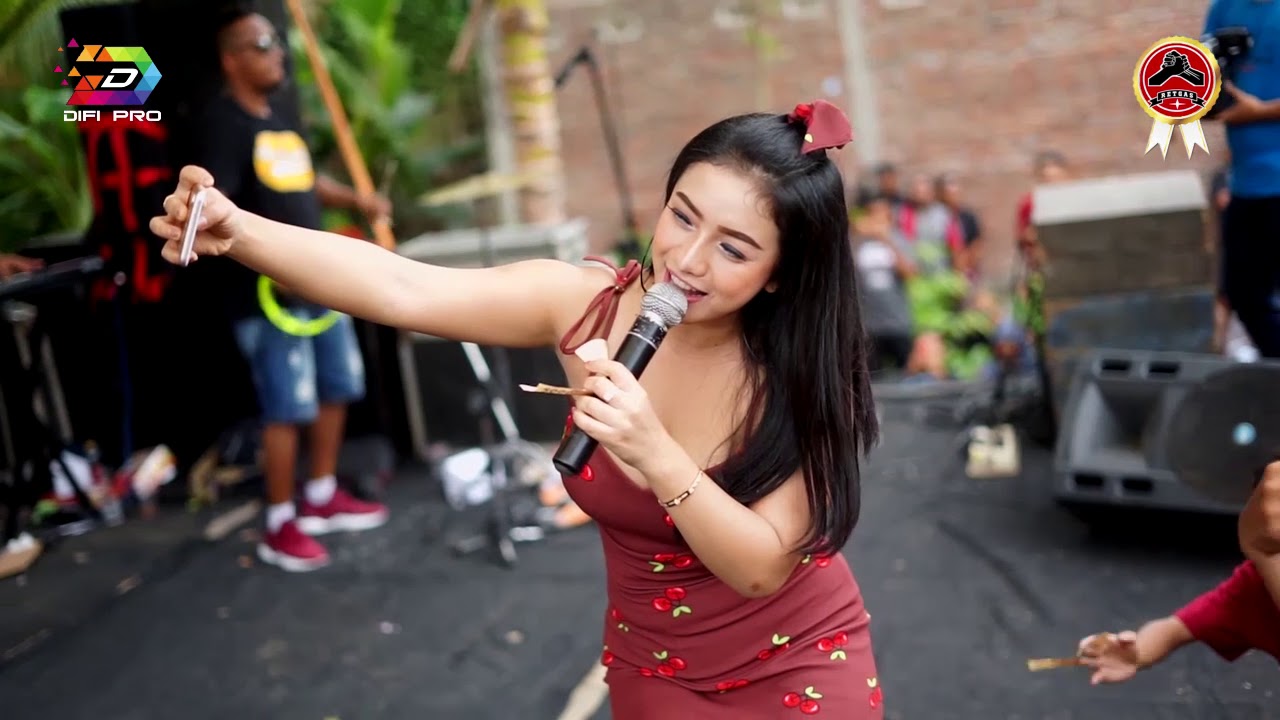 DESY TATA CINTA LUAR BIASA NEW PUSPITA KENDAL - YouTube