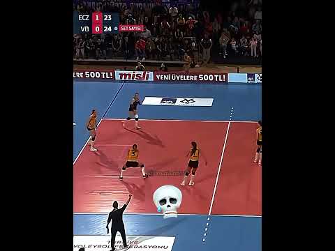 Derya N'aptın 🫣 | ball saved at the cost of injury 🤯😵 #vakıfbank #volleyball #fileninsultanları