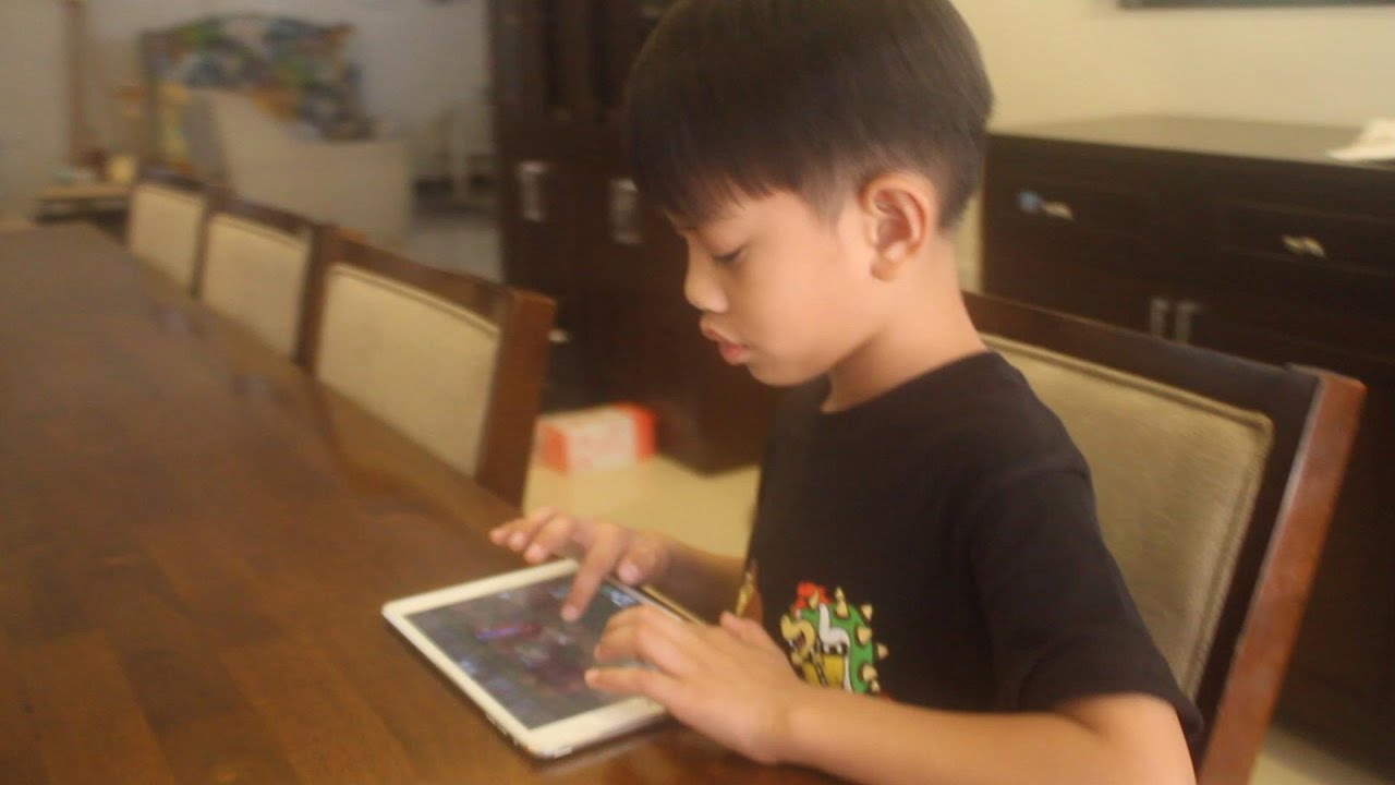 Ethan Playing Minecraft on iPad - YouTube