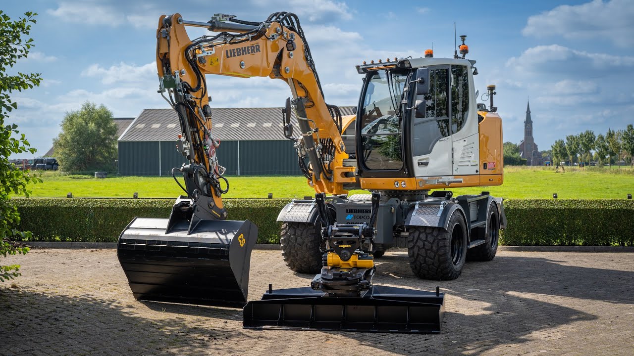 My new Liebherr A910 compact - YouTube