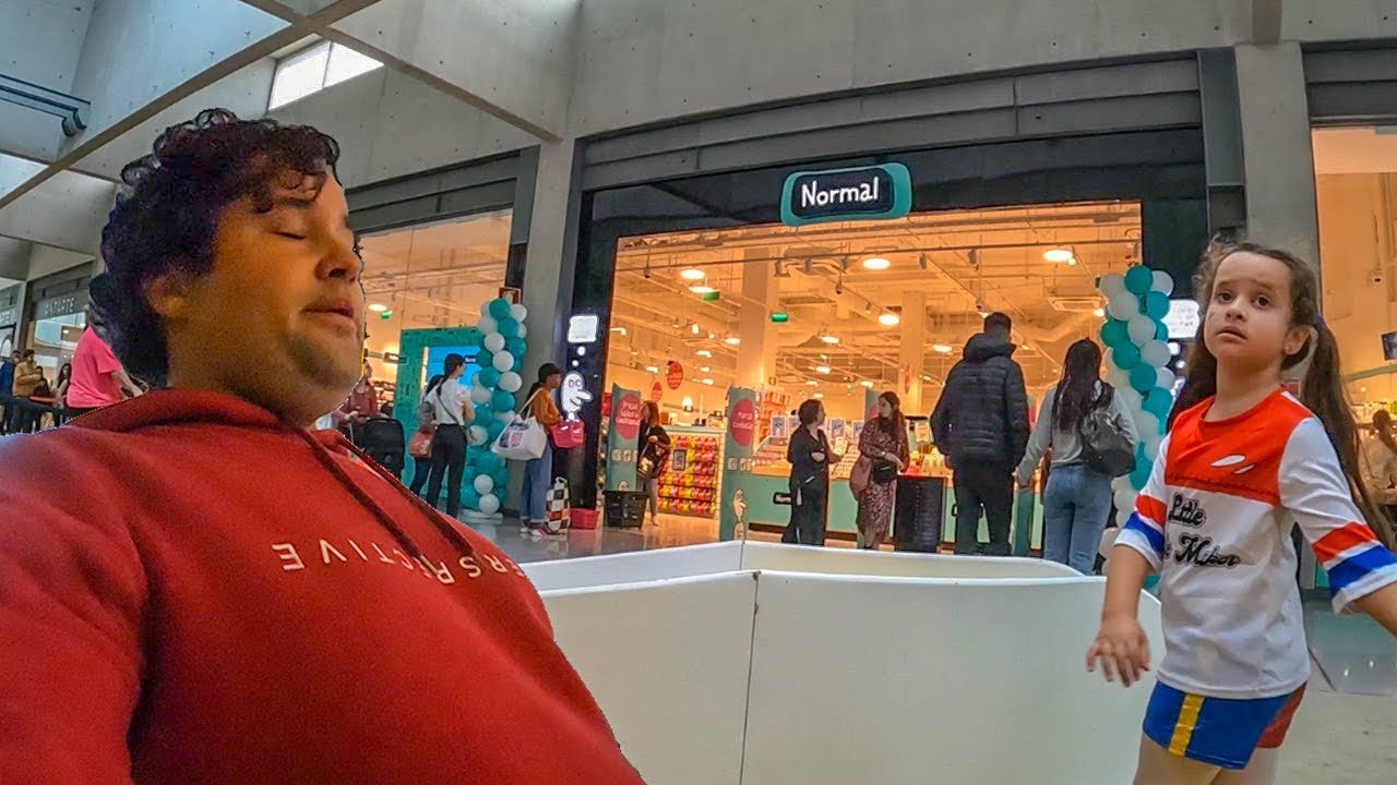 Abriu a primeira loja NORMAL em Portugal e não consegui entrar - YouTube