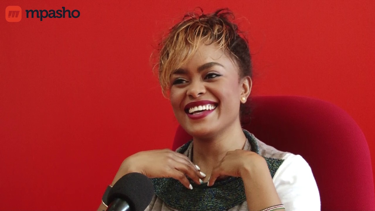 Singer Avril Talks About Her 'Pregnancy' And Dating - YouTube