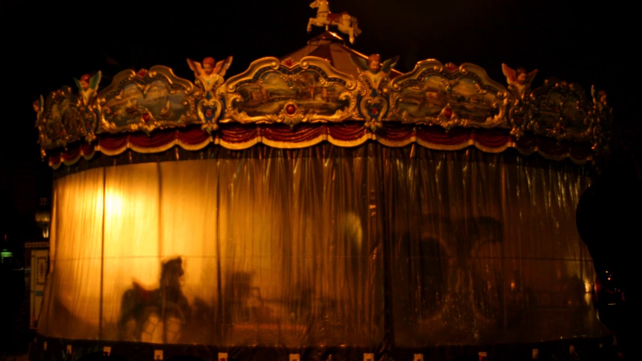 Creepy Carousel Fairground Song – Scary circus music - YouTube