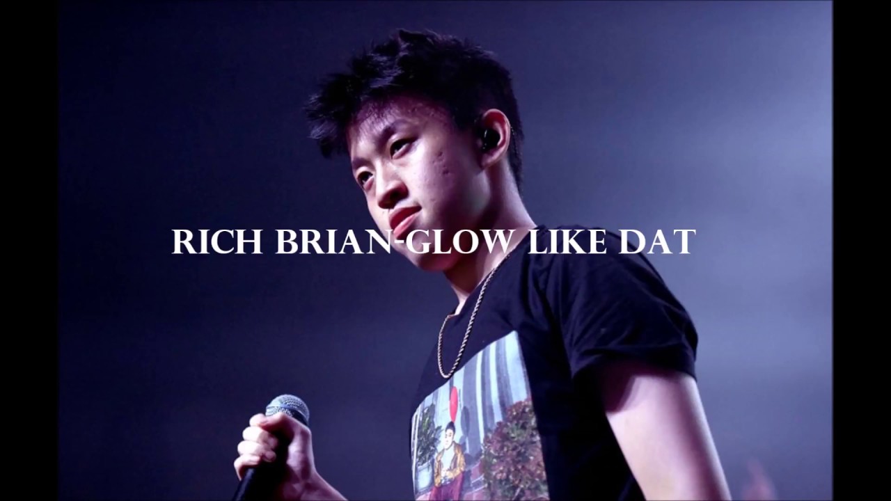 Rich Brian-Glow Like Dat(Lyrics) - YouTube