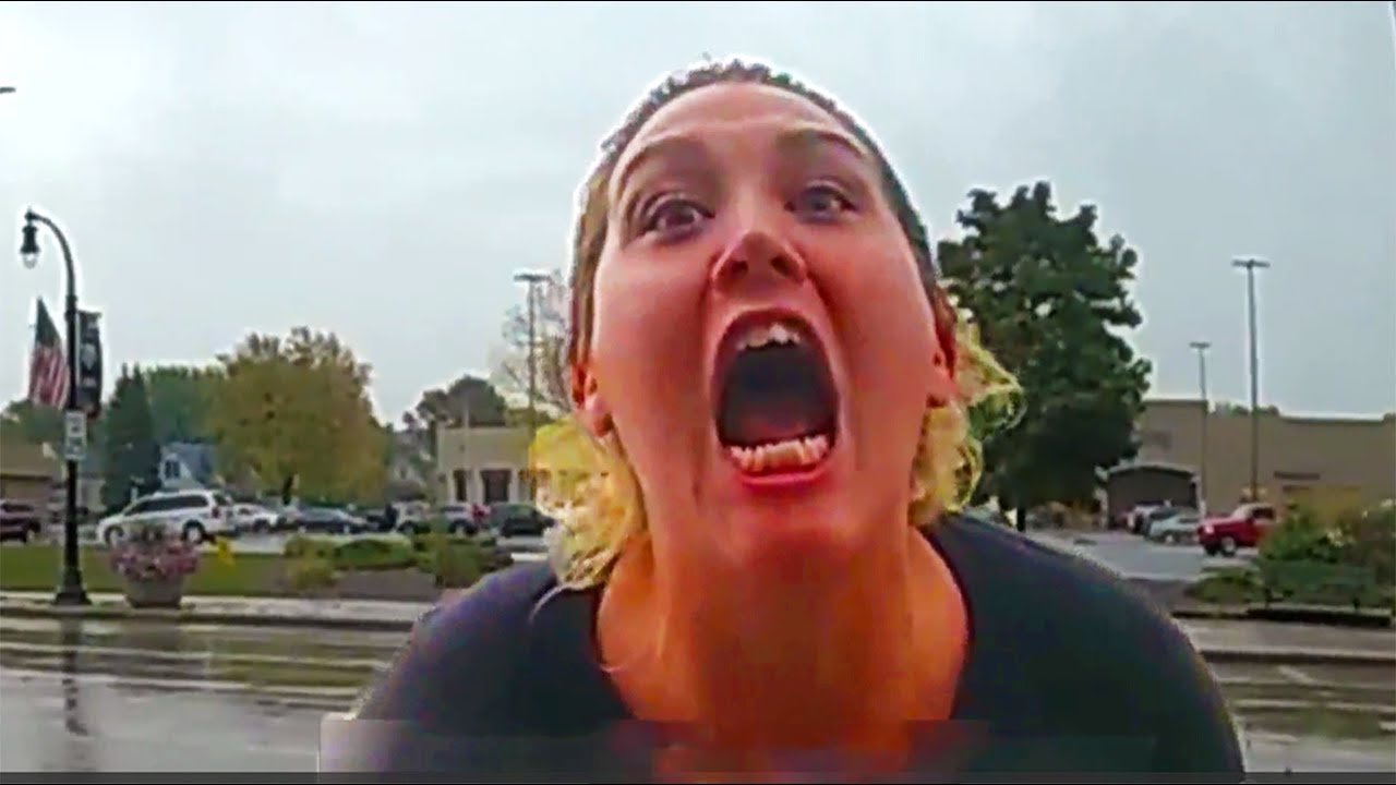Food Delivery Driver Goes Crazy Screaming in the Street - YouTube
