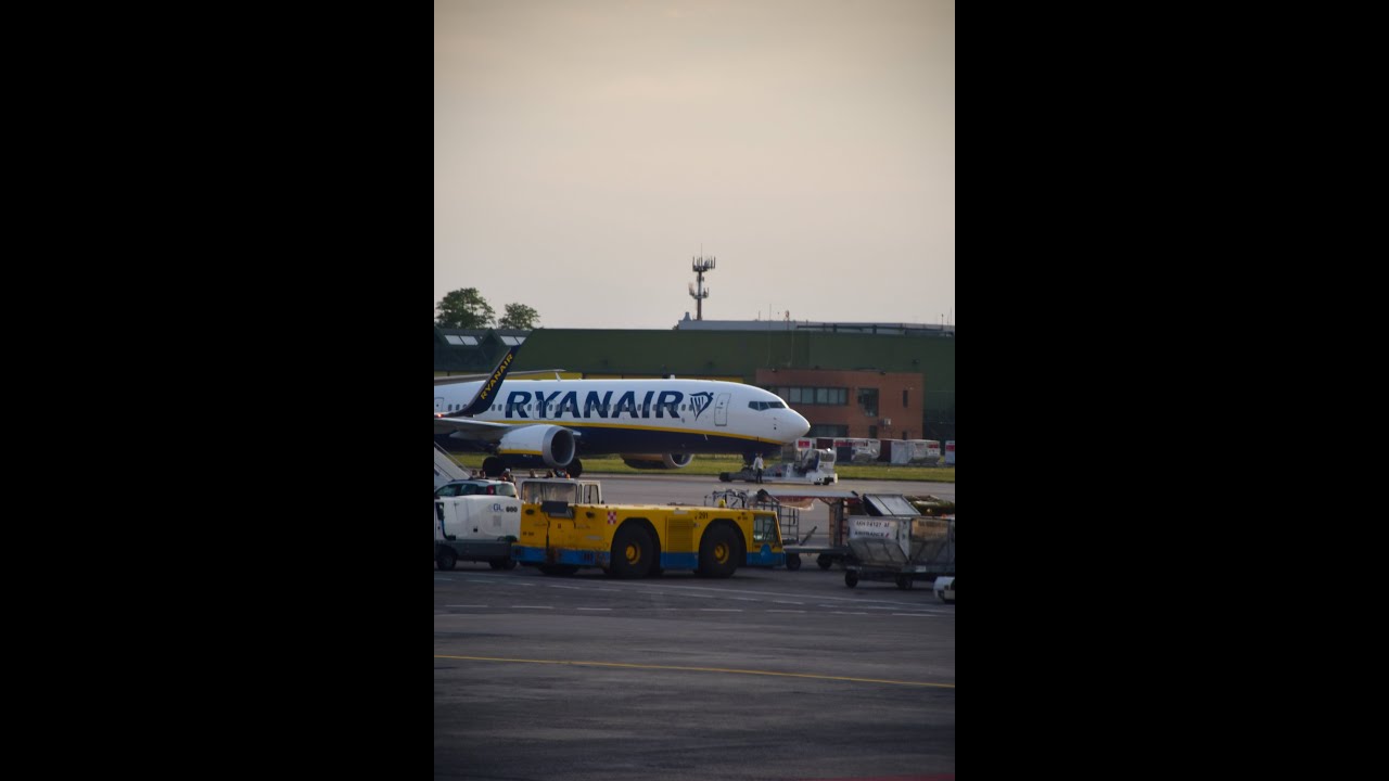 Dublin Air Traffic Control , EIDW APPROACH - YouTube