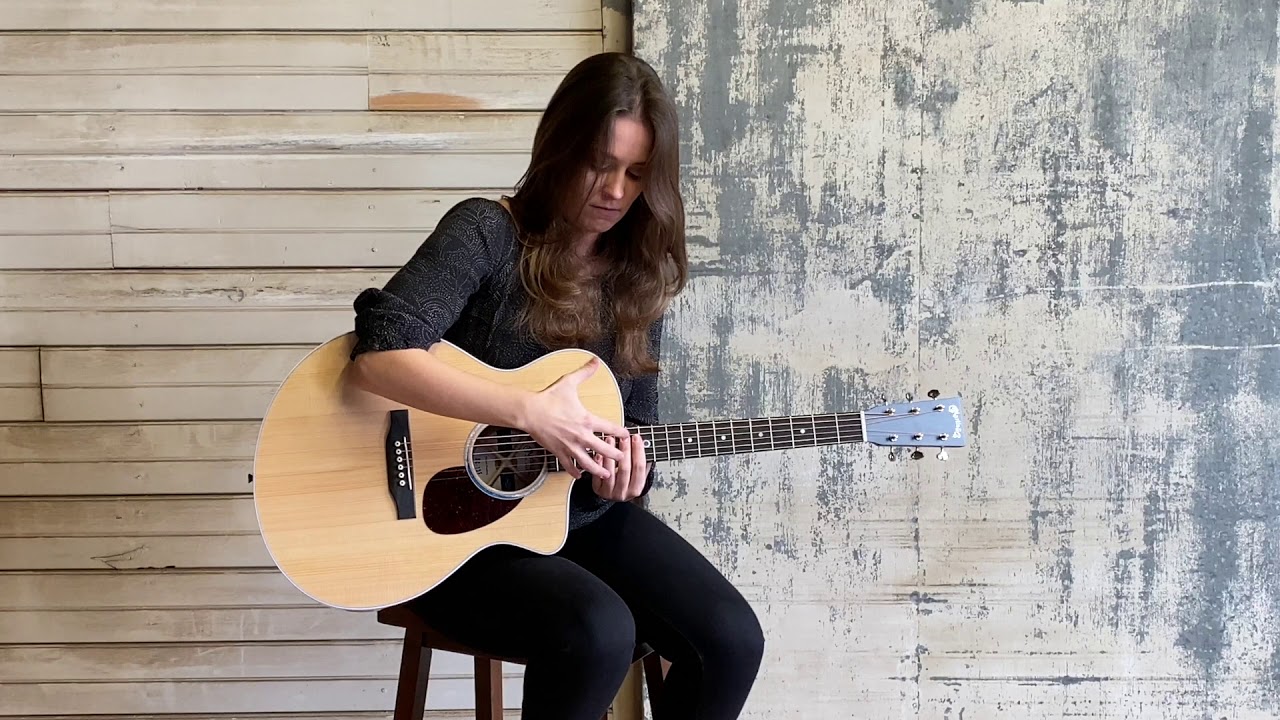 Angela Petrilli Reviews the Martin SC-13E Guitar - YouTube