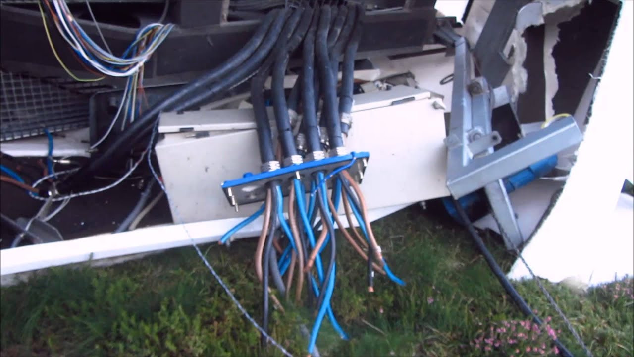 INCREDIBLE FOOTAGE!!!, Completely destroyed wind turbine!! - YouTube