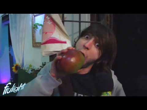 Che bocca grande che hai... - YouTube