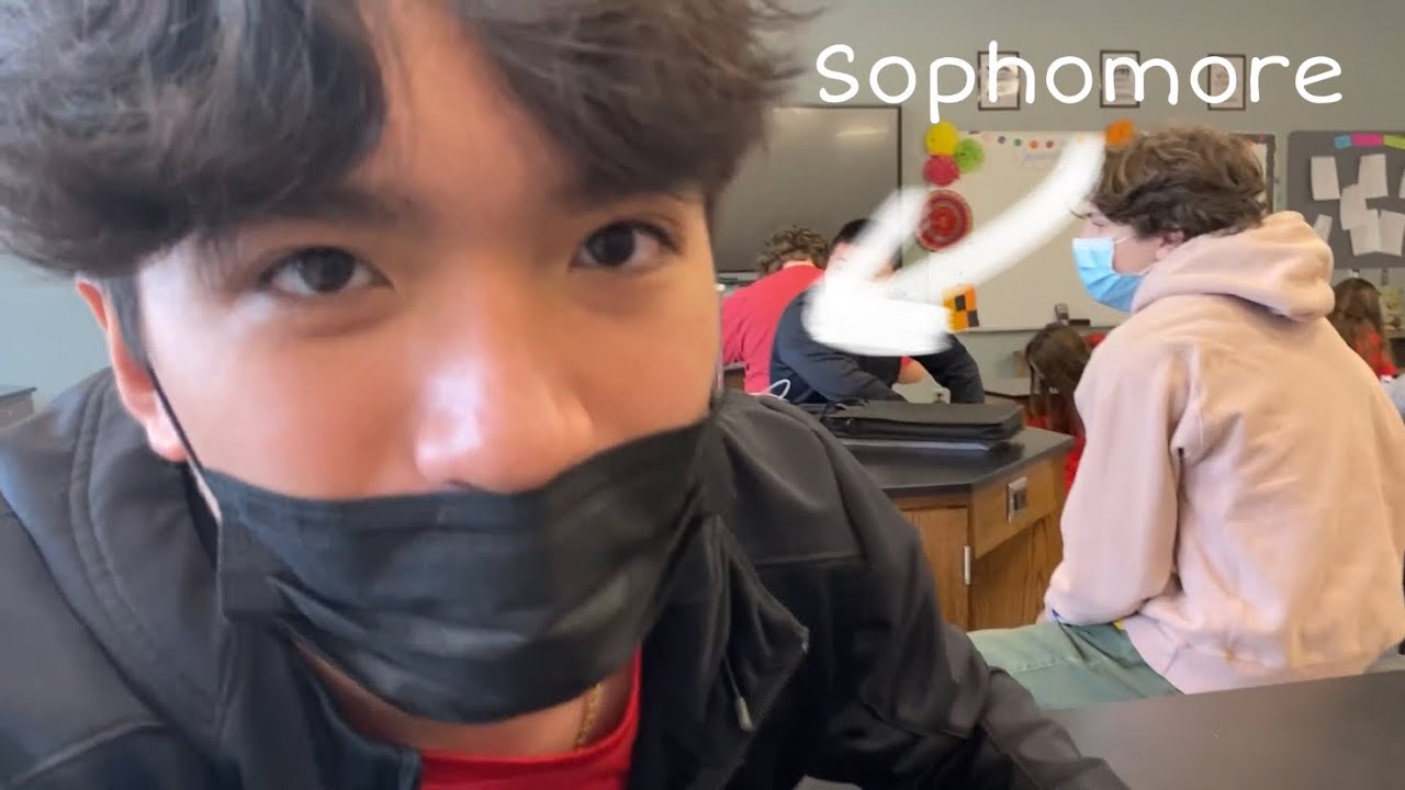 Life as a High School Sophomore in 2022 - YouTube