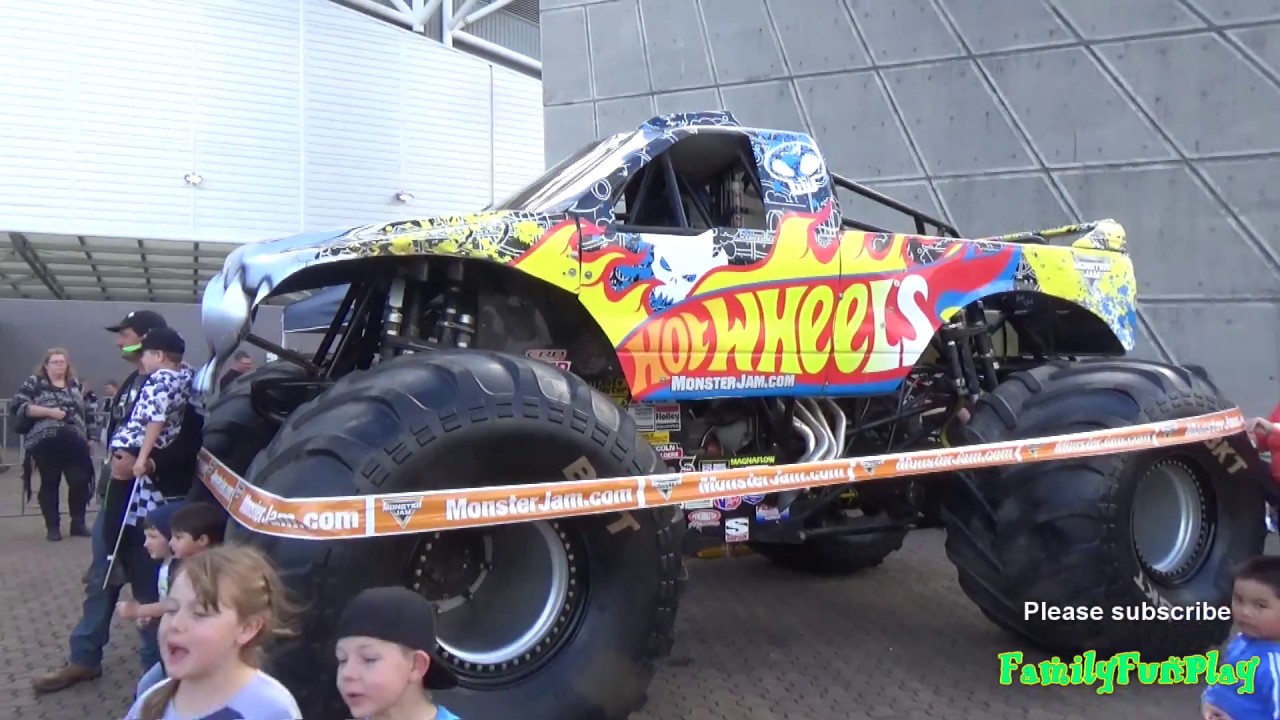 Monster Jam Pit Party Sydney 2016 familyfunplay - YouTube