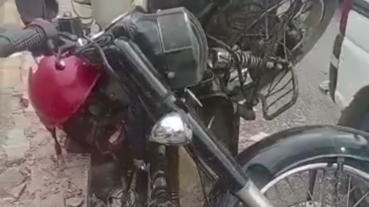 bullet accident classic 350 red colour 😲😯#accident Royal Enfield ...