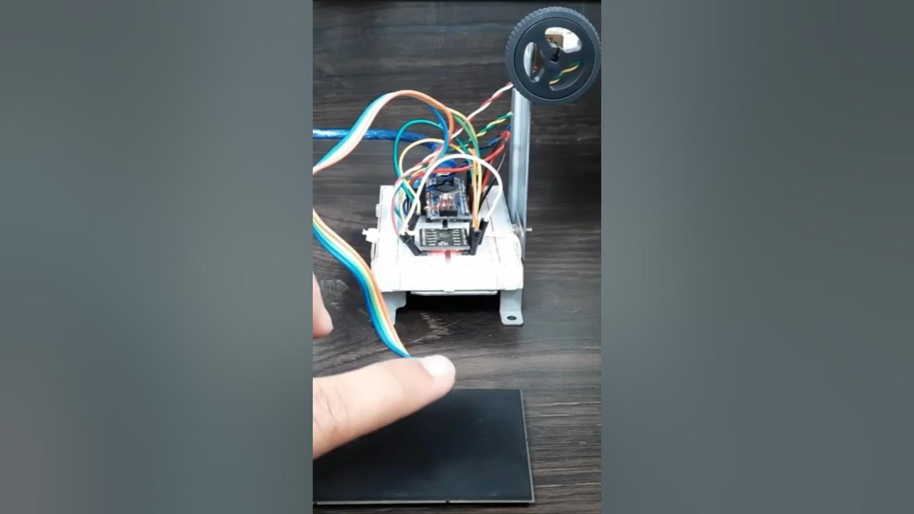 Control Servo Motor using Trackpad with #arduino by @TheMotorChannel - YouTube
