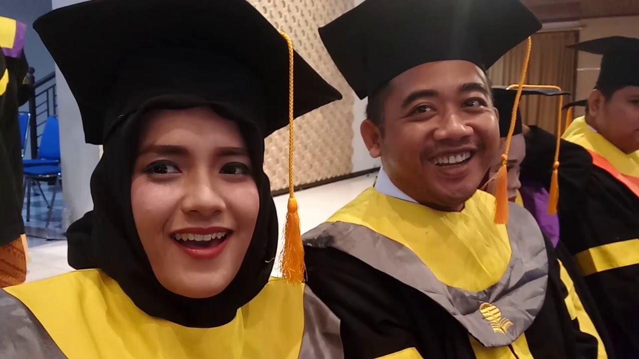 Upacra Penyerahan Ijazah (UPI) Wisuda periode I Universitas Terbuka ...