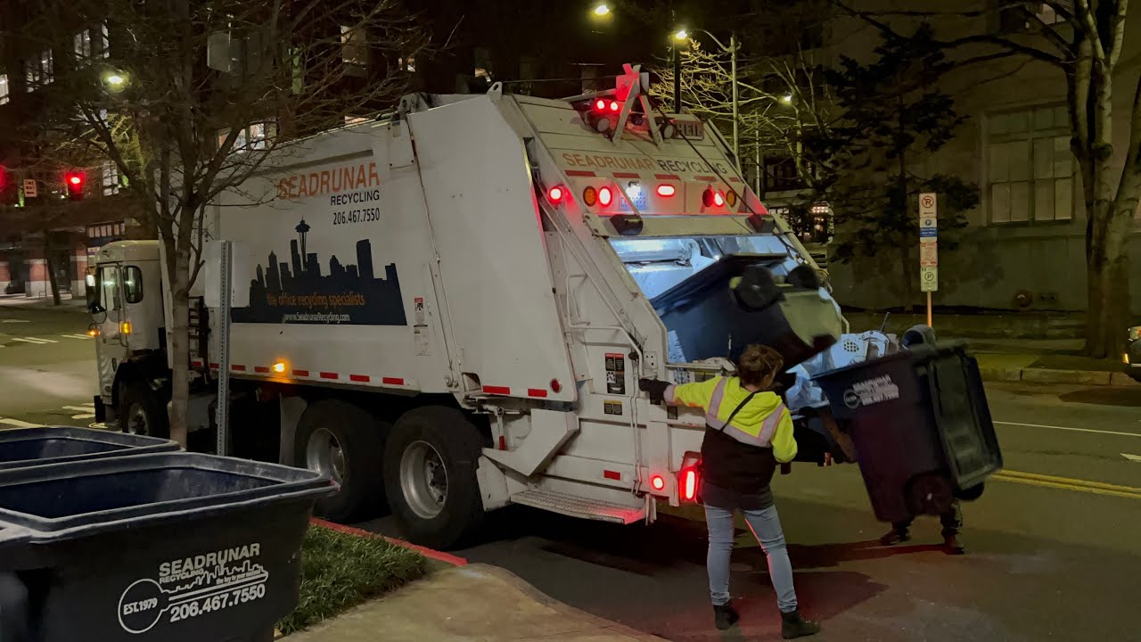 Downtown Seattle Garbage Trucks In Action - YouTube