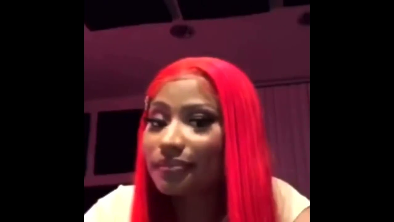 Nicki Minaj laugh (stan twitter) - YouTube