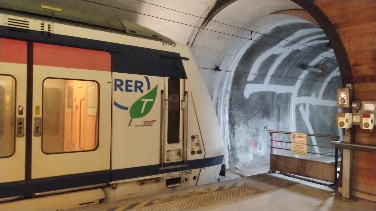 RER-E MI2N Z22500 EOLE IDF en gare de Hausmann-Saint-Lazare - YouTube