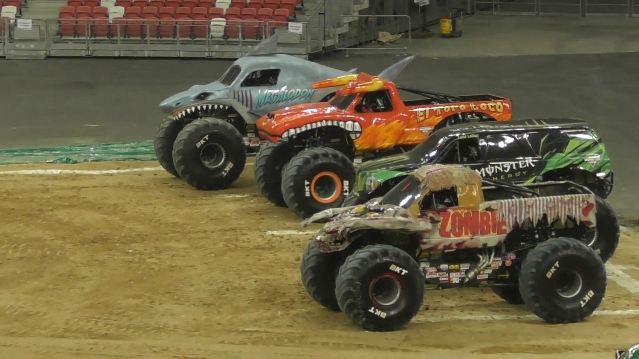 Monster Jam Singapore 2019 - Donuts - YouTube