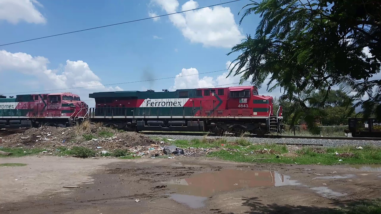 TRES MODELOS DISTINTOS DE LOCOMOTORAS EN UN MISMO TREN - YouTube