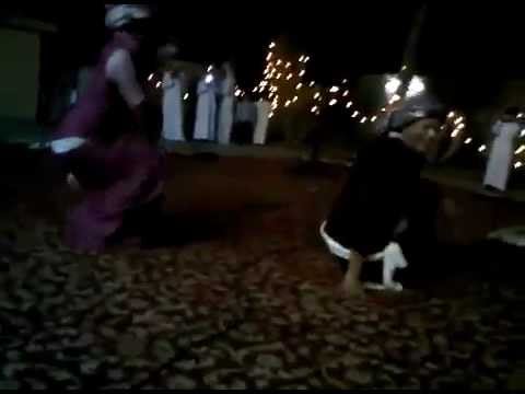 Arab Women in Hijab Twerking Her Bum Like a Pro