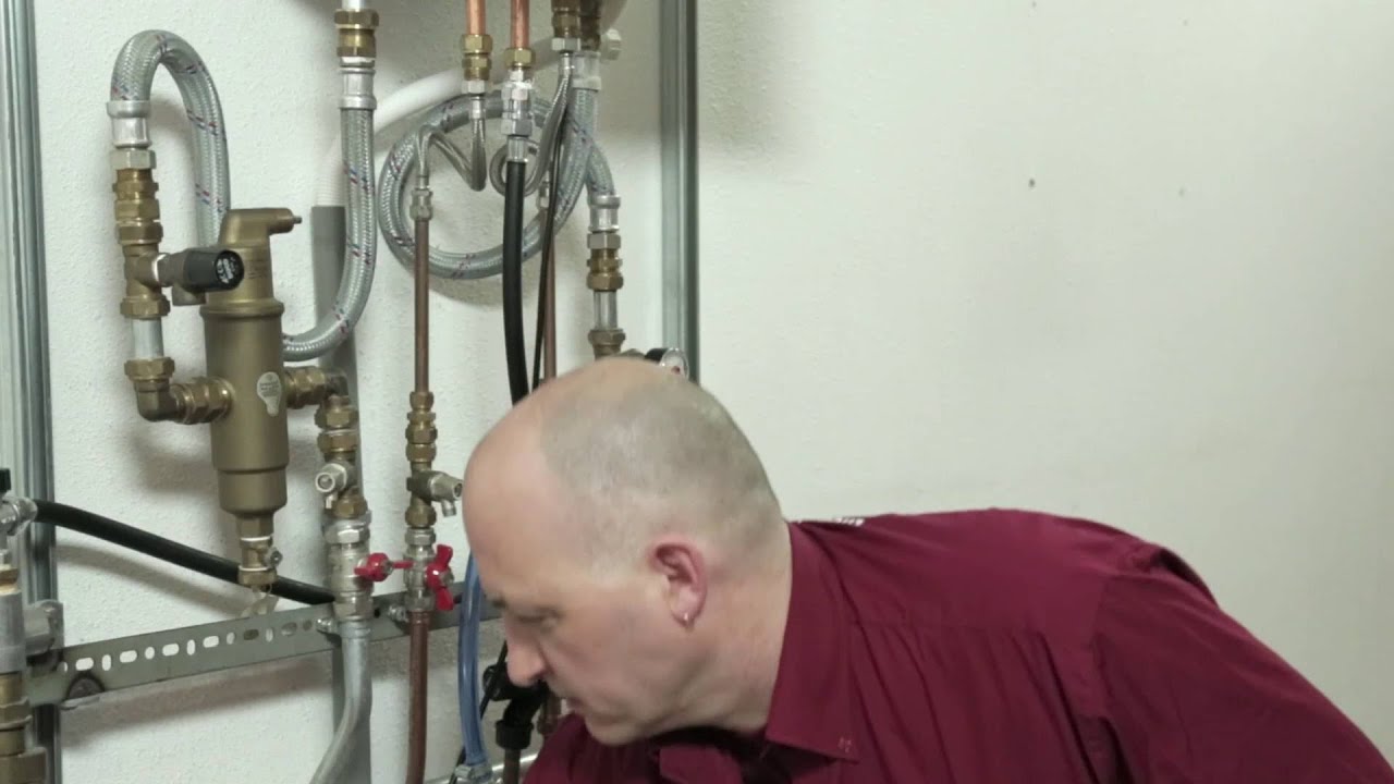 Ontluchten verwarming - YouTube