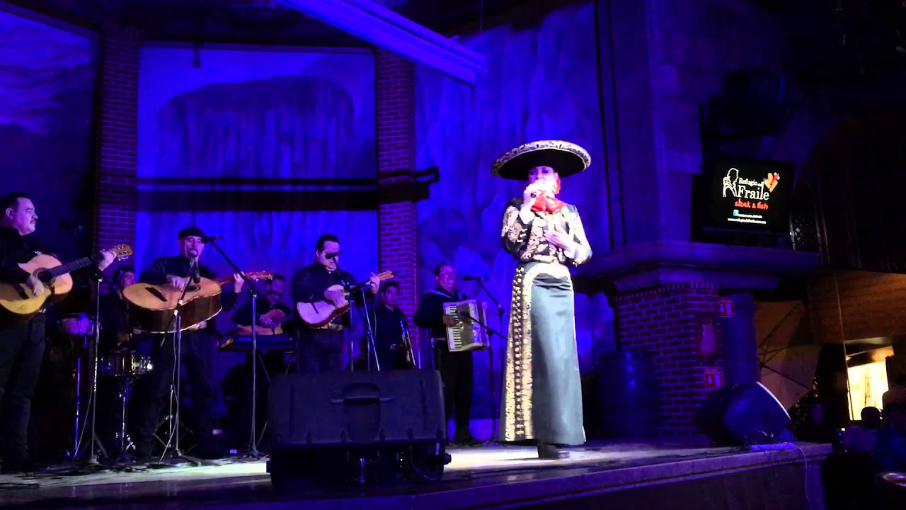 Dulce María Castro y El Internacional Viva México - Te Quise Olvidar ...