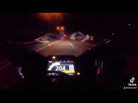 Honda cbr 1000rr  gece gazlaması