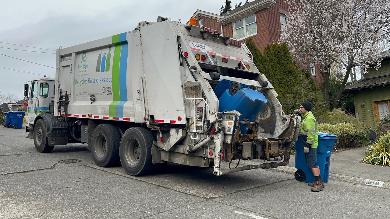 Recology Heil Garbage Truck Packing Seattle Recycling - YouTube