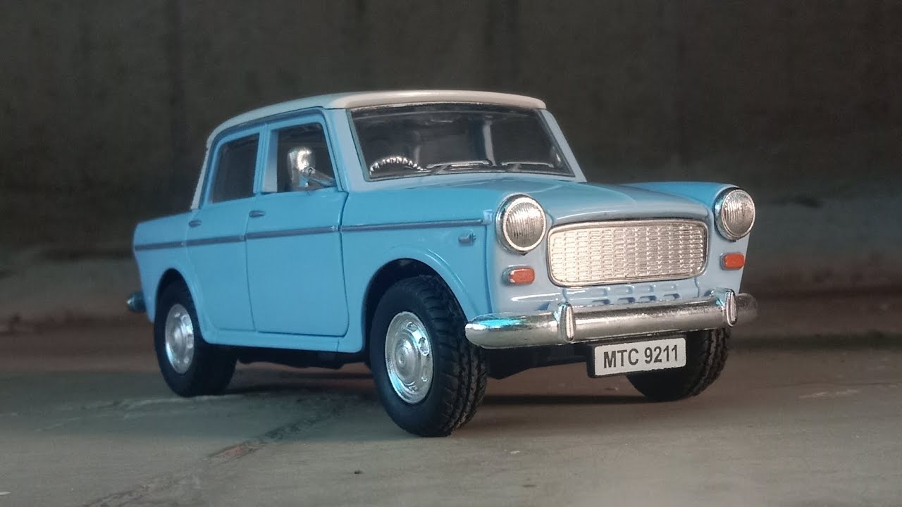 Reviewing a 70's Queen classic scale model by Centy Toys - YouTube