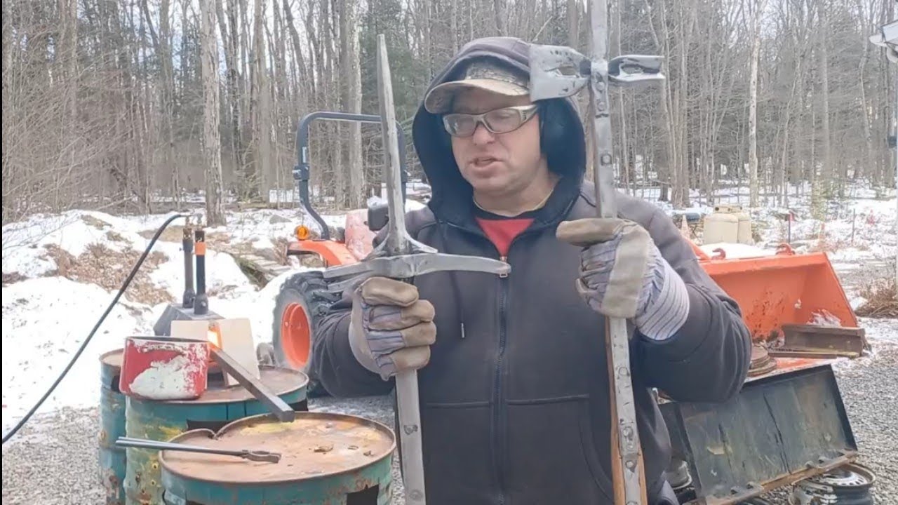Blacksmithing ... Bec de Corbin Poleaxe - YouTube