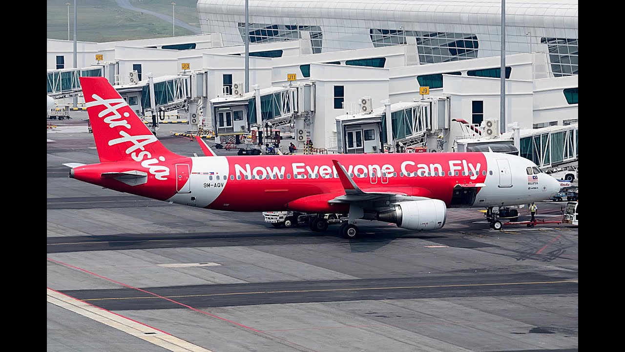 In-Flight Experience Landing At Miri Airport - YouTube