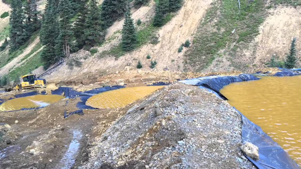 Contaminated water floods Animas River after Gold King Mine breach ...