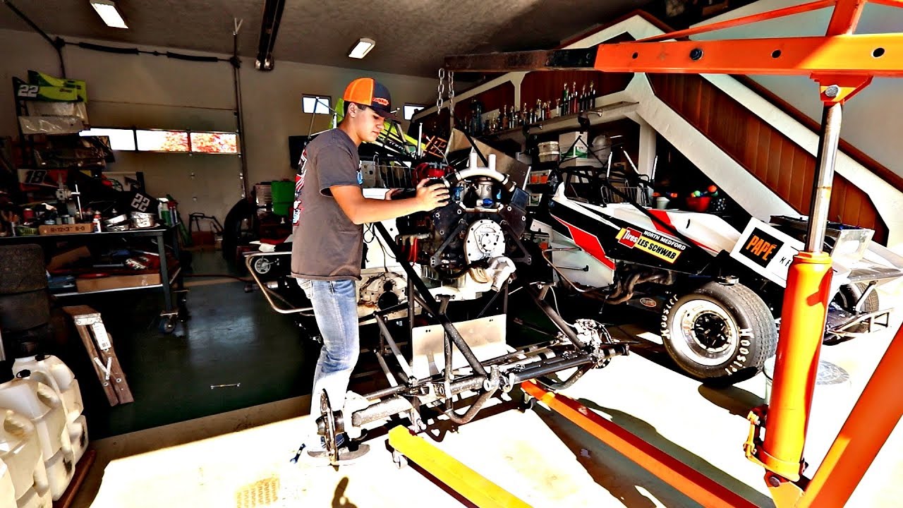 Pulling The Engine Out Of The Sprint Car! - YouTube