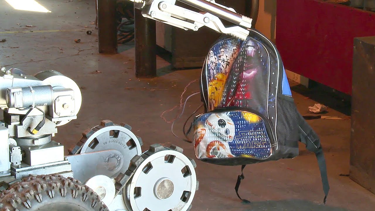 Watch How Explosive Ordnance Disposal (EOD) Team Disarm Bombs - YouTube