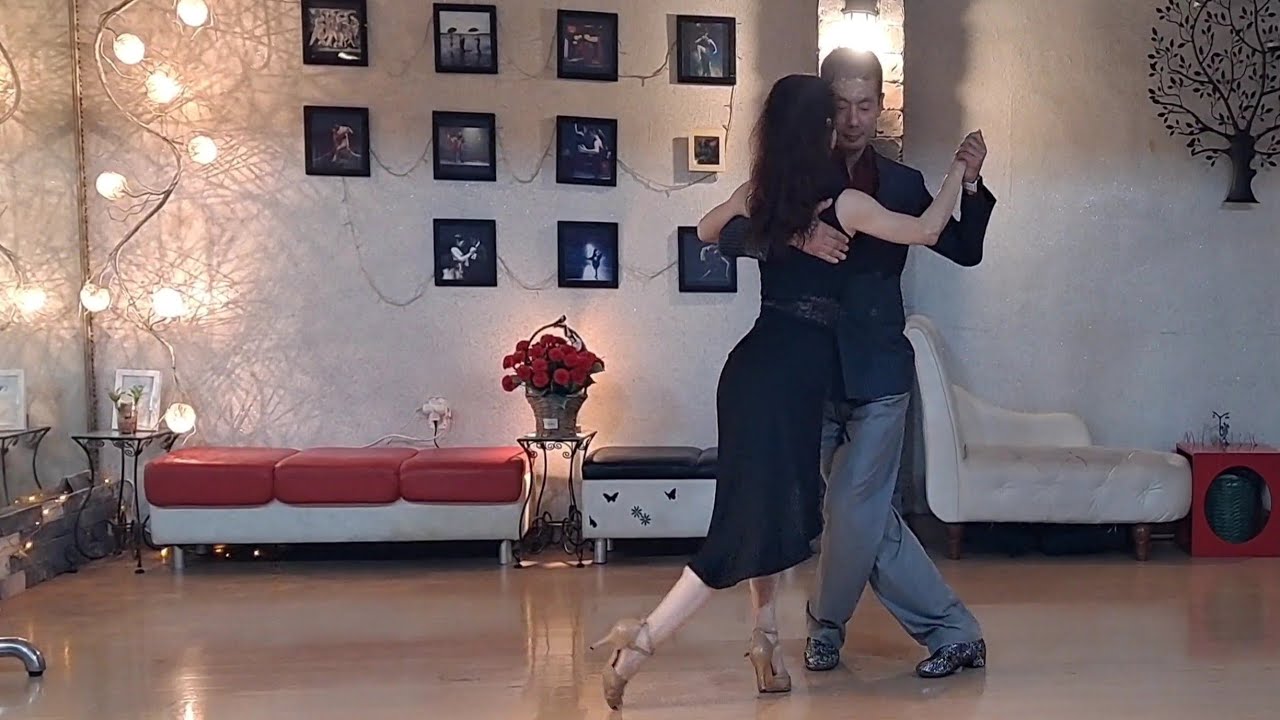 #탱고레슨 #tango lesson #push sacada con cadena pose #캔디y라우 - YouTube