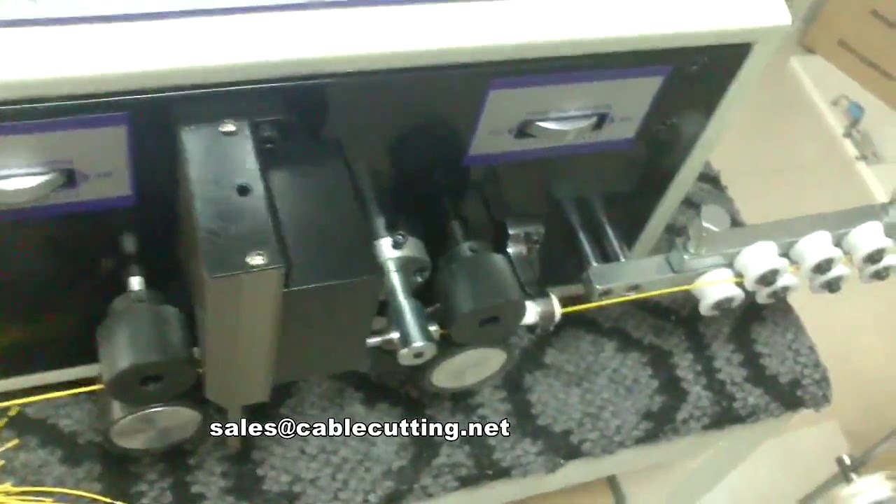 Automatic wire cut&strip machine - YouTube