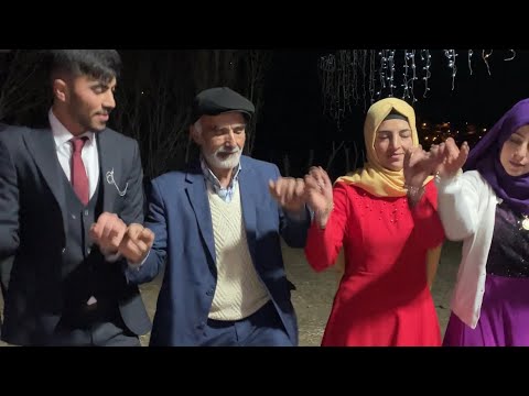 KİM DEMİŞ YAŞLI AMCALAR OYNAYAMAZ İZLEDE GÖR !!! Ağrı hamur yenigün köyü düğünü Zilan Müzik
