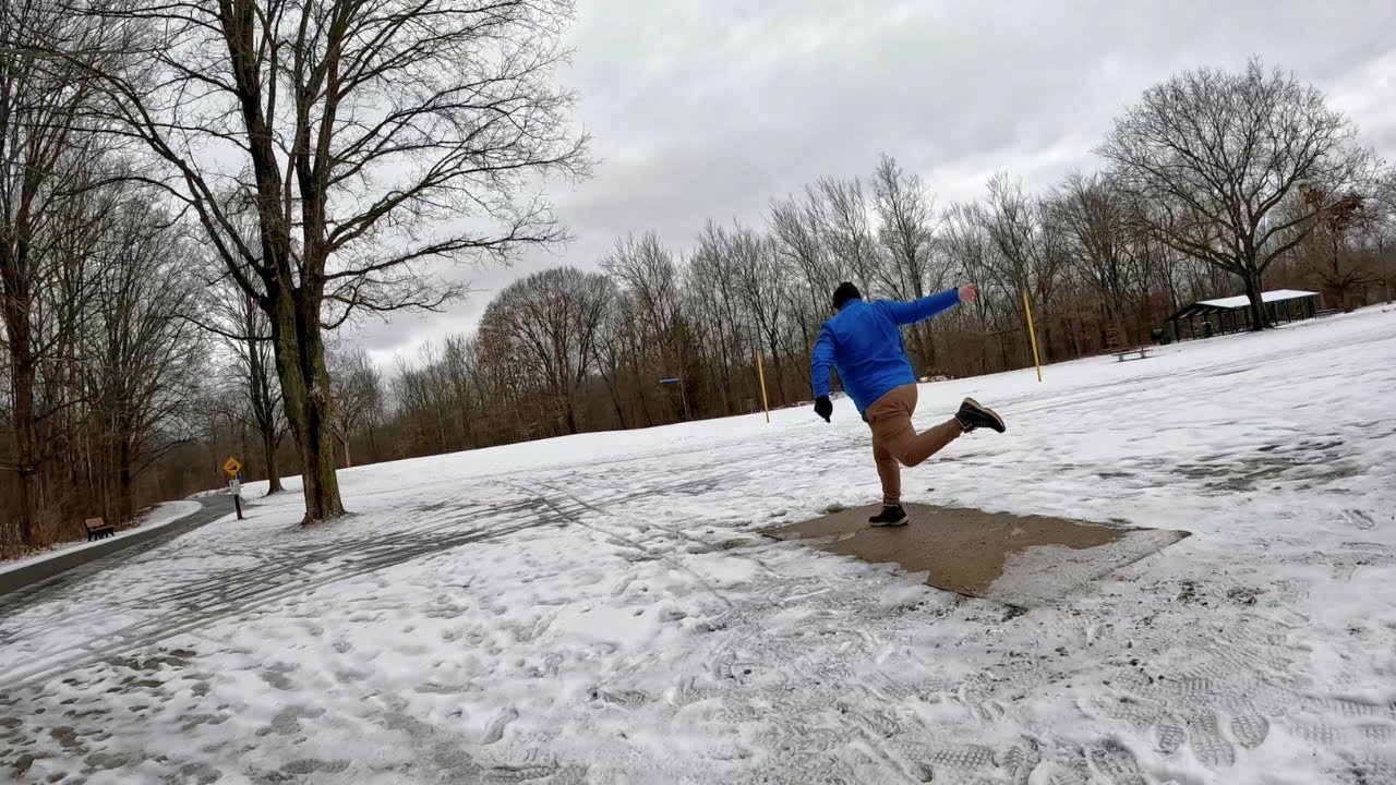 Can you play disc golf in the snow? - YouTube